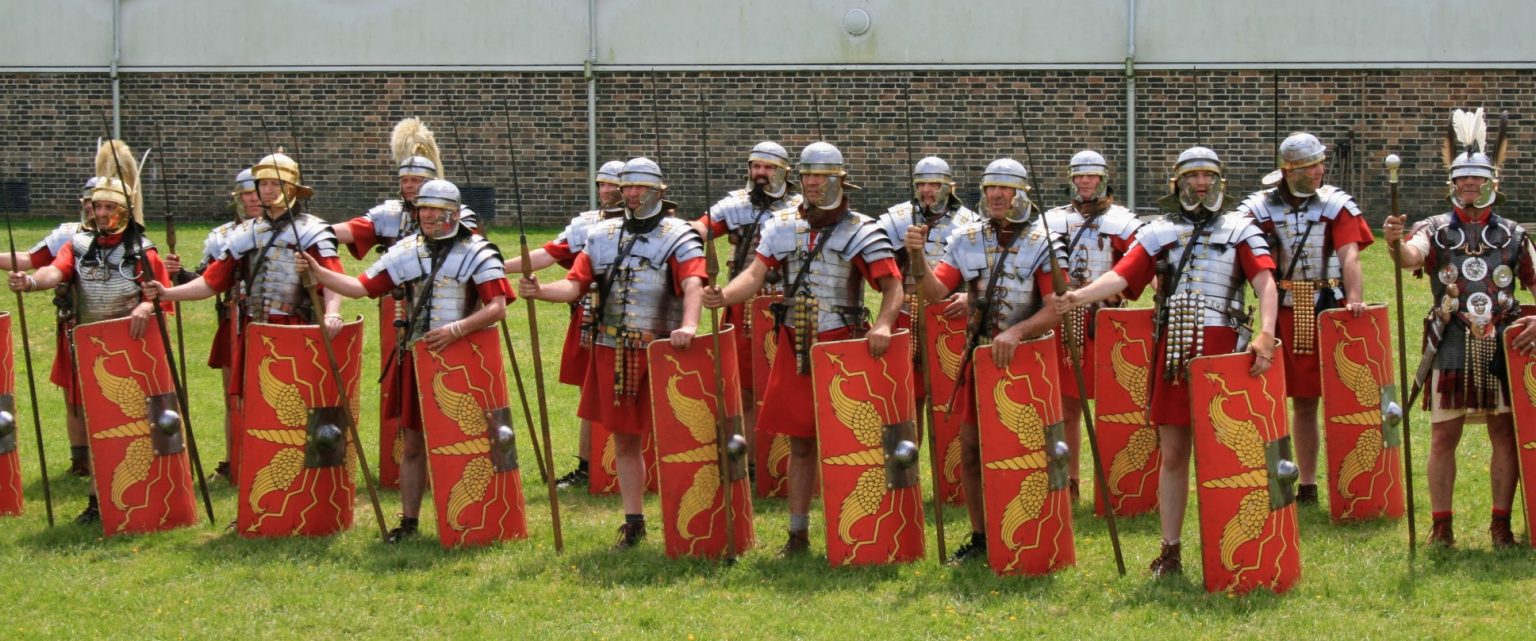 Roman Army in thrilling combat displays at Fishbourne Roman Palace ...